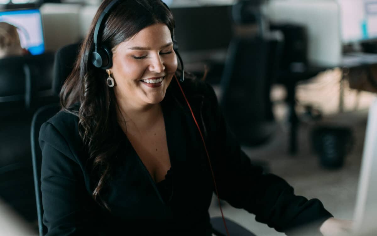 Cloud Contact Center Solution for High-Volume Sales and Customer ...